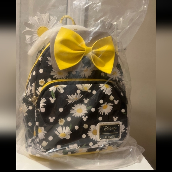 Loungefly | Bags | Loungefly Minnie Mouse Daisy Backpackpurse | Poshmark